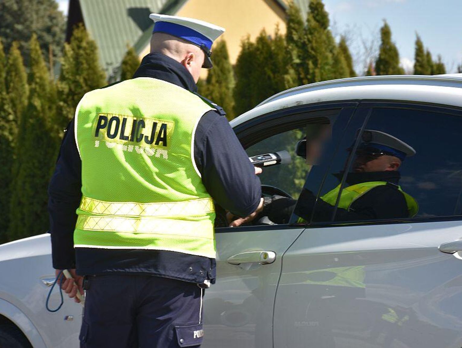 Ile?! Kompletnie pijana ,,matka'' w takim stanie wiozła dziecko