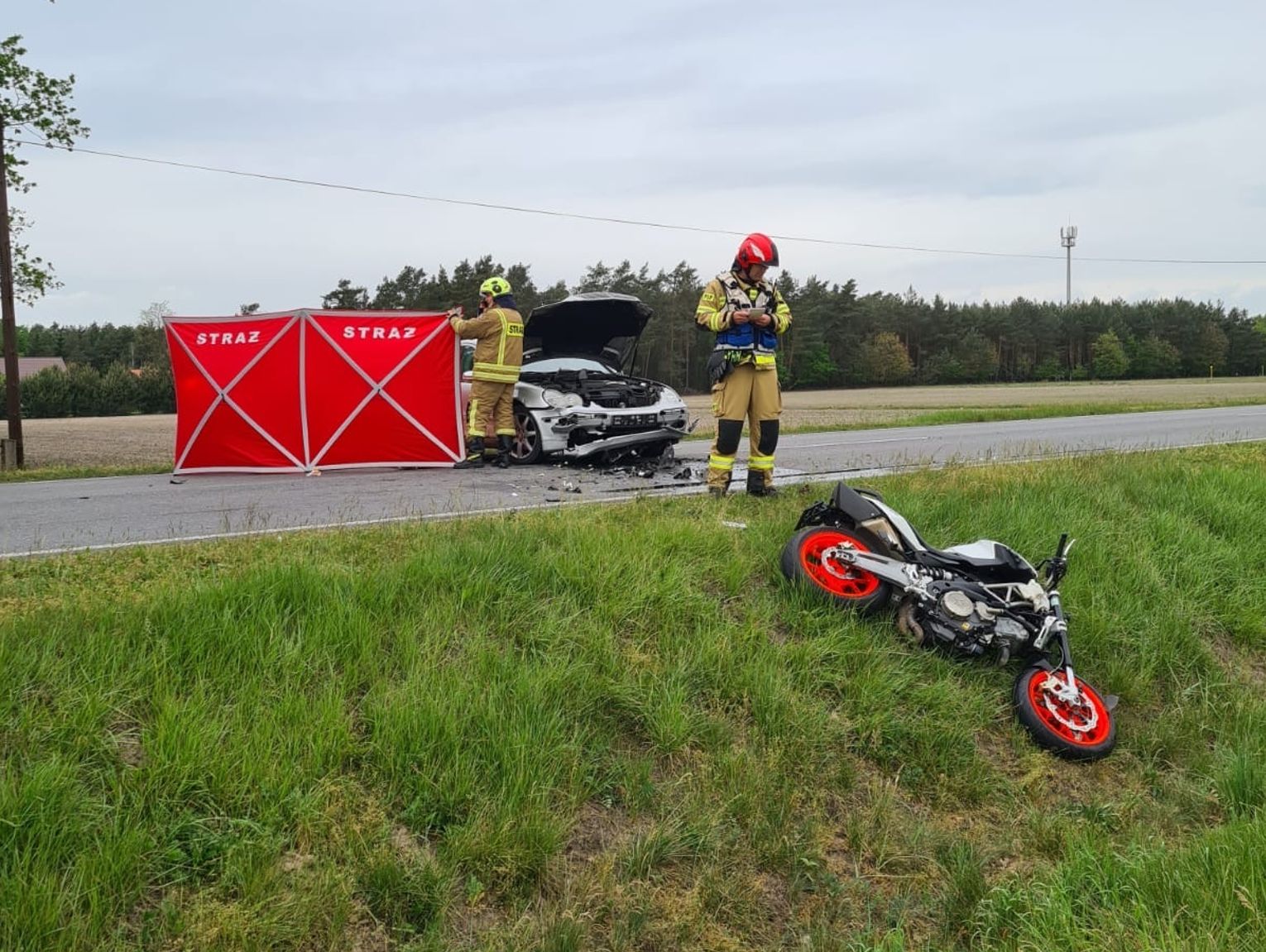 Śmiertelny wypadek w powiecie. Nie żyje motocyklista