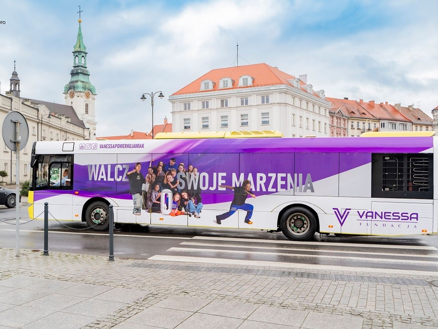 Walcz o swoje marzenia! Po ulicach Kalisza jeździ wyjątkowy autobus